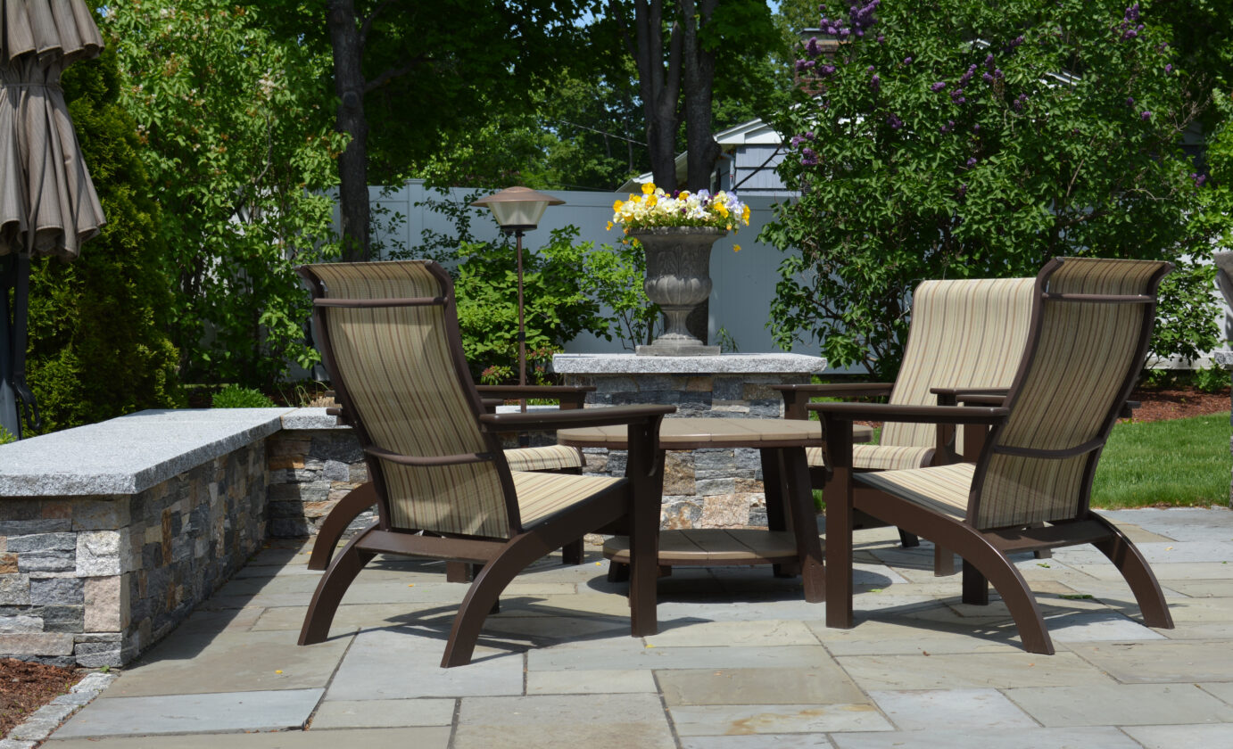 10 Outdoor Living Essentials for The Ultimate Summer Pool Party ...