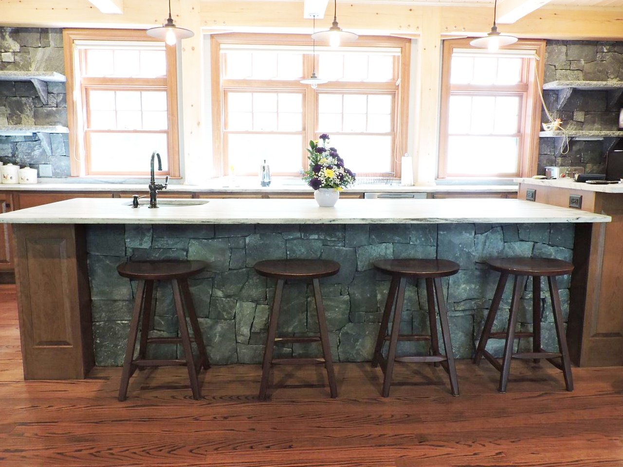 5 Ways to Decorate Your Home’s Interior with Granite and Natural Stone ...