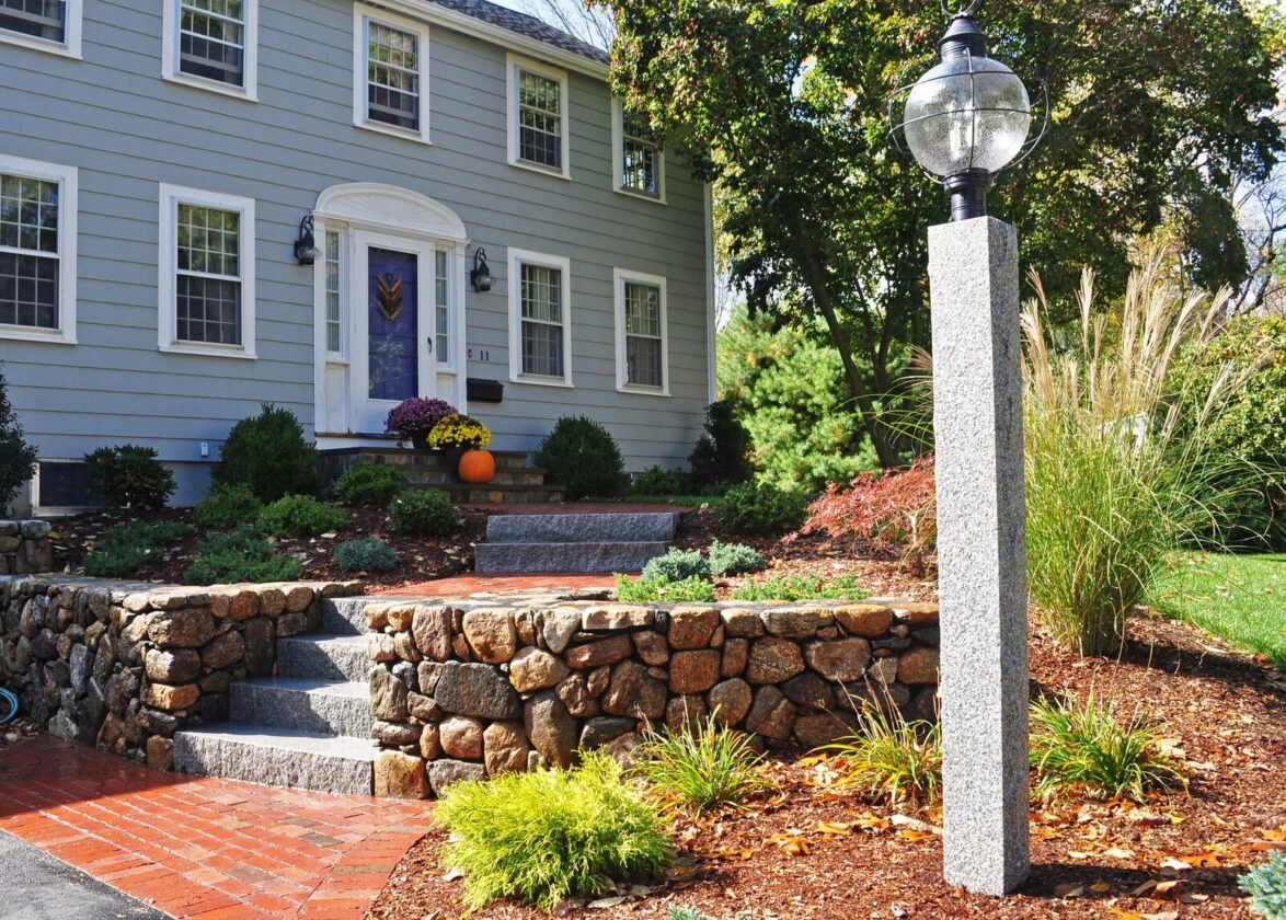 Classic Colonial Homes and The New England Stone That Give Them Curb ...